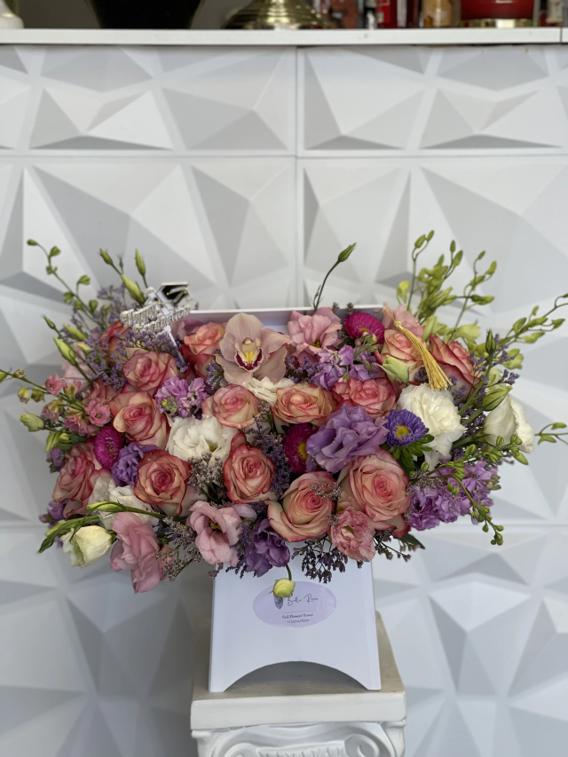 Graduation Box – Flowers Belle Roses